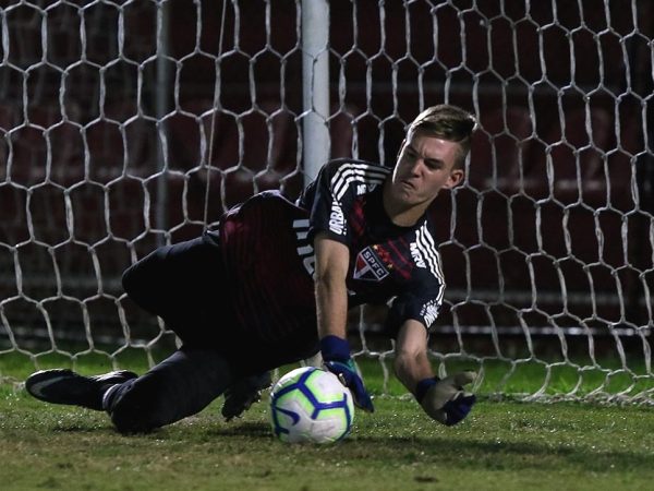 São Paulo FC: Crespo não poupa palavras e manda recado para o goleiro ...